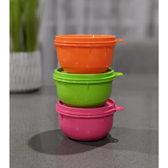 Tupperware | Kitchen | Tupperware Ideal Snack Bowl 8oz Container Set 3 ...
